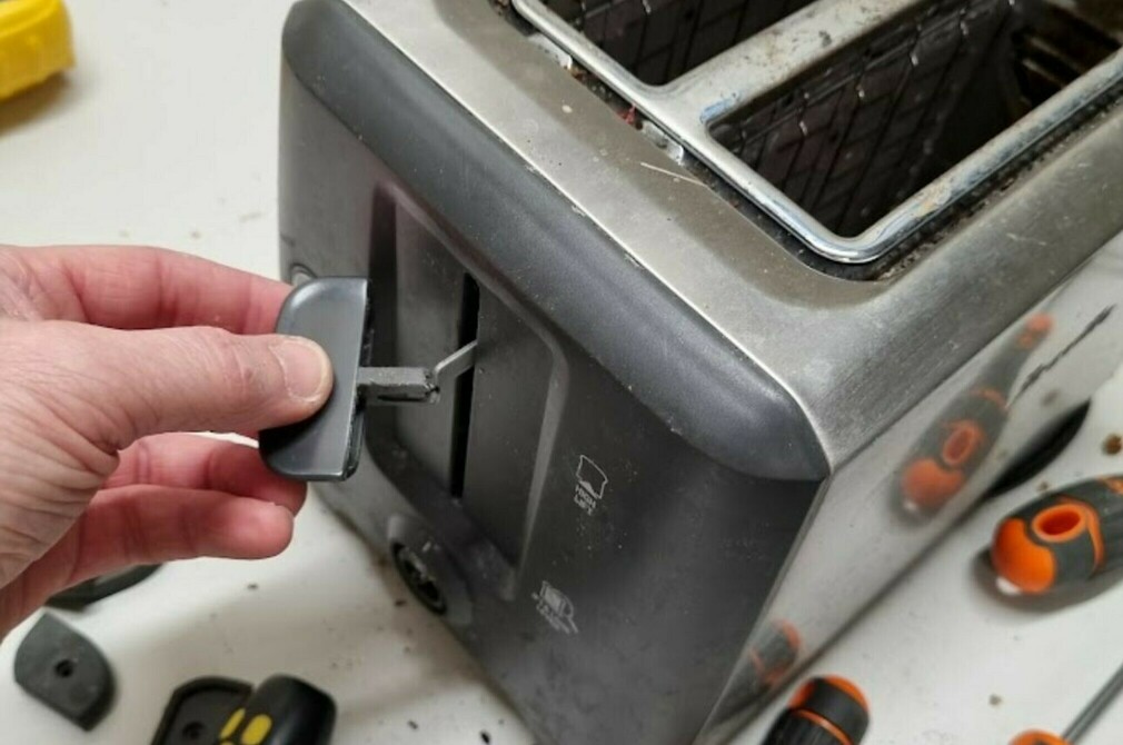 I fixed the office toaster! Could you fix yours? - Consumer NZ