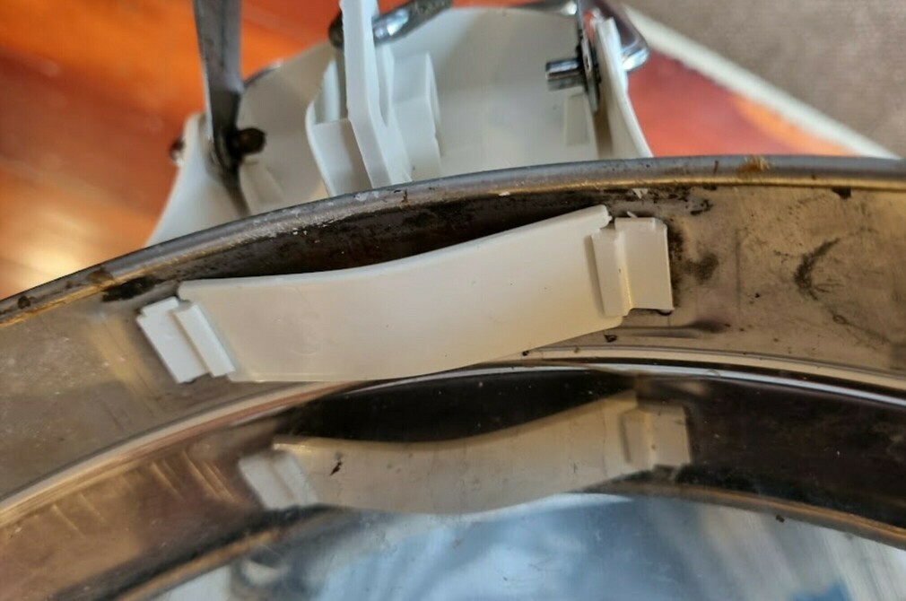 Can Bryan repair an old flip-lid rubbish bin? - Consumer NZ