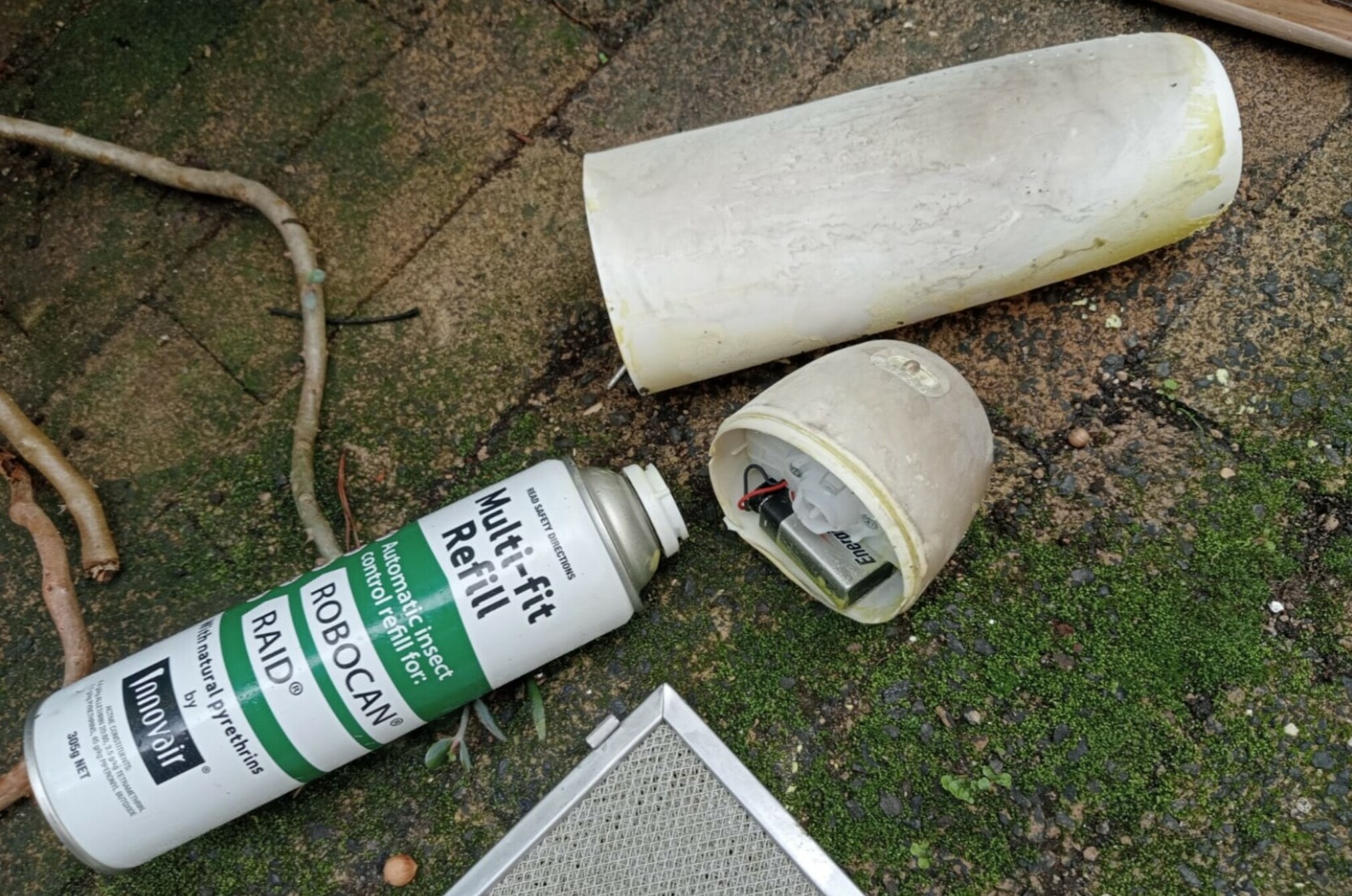A fly spray can, a dispenser and a kitchen fire: ‘It blew up’ - Consumer NZ