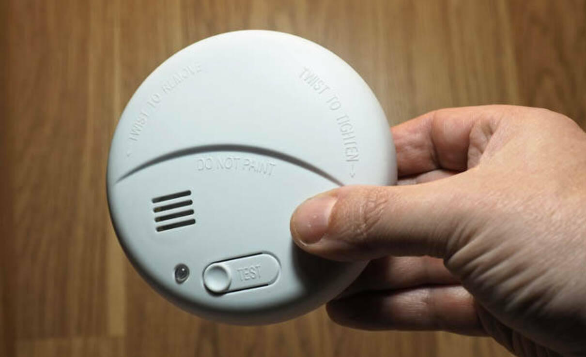 Smoke alarms buying guide: Types, features, and installation tips ...
