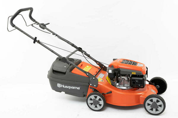 Husqvarna Self-Propelled Catcher Mower LC419SP - Consumer NZ