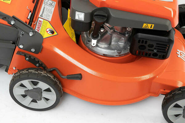 Husqvarna Self-Propelled Catcher Mower LC419SP - Consumer NZ